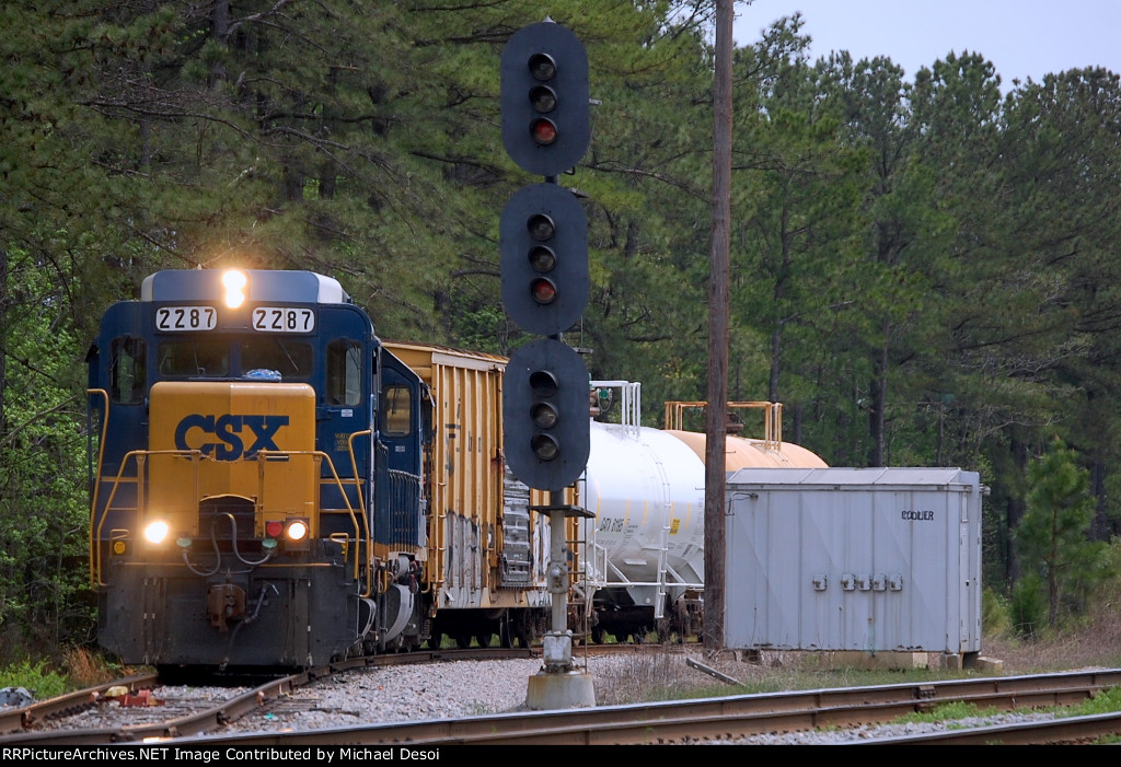CSX Slug # 2287 just got a signal to go north at North Collier